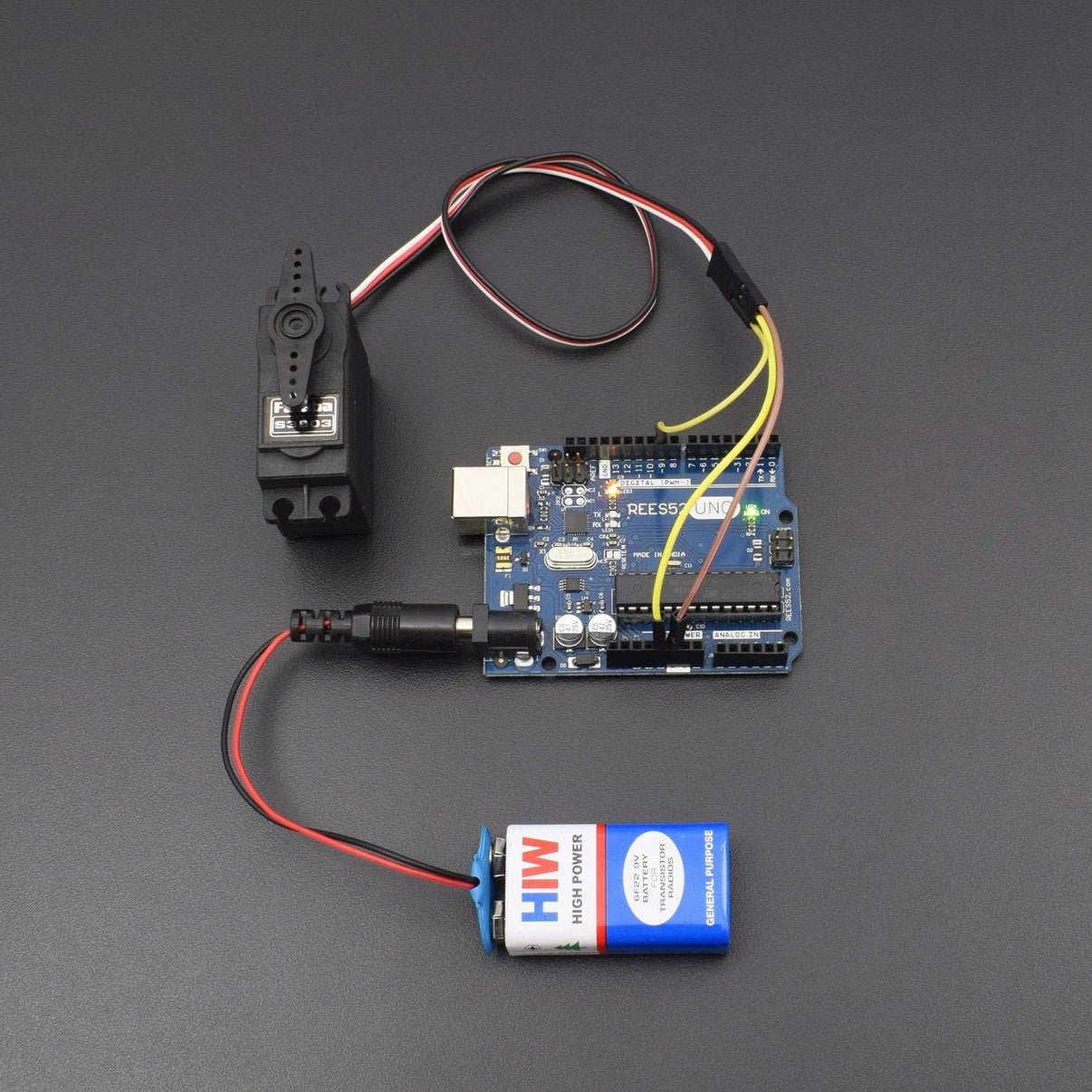 Testing a servo motor interfacing with Arduino Uno - KT841 – REES52
